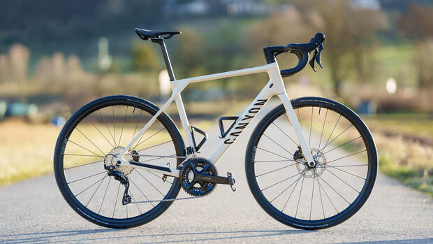 Rennrad Canyon Endurace CF 7 im Test | bike-x.de
