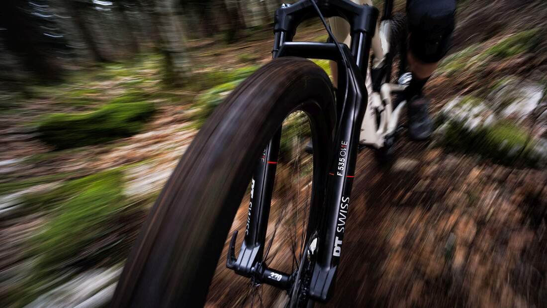 DT Swiss F 535 und R 535: Schweizer All-Mountain-Fahrwerk reloaded ...