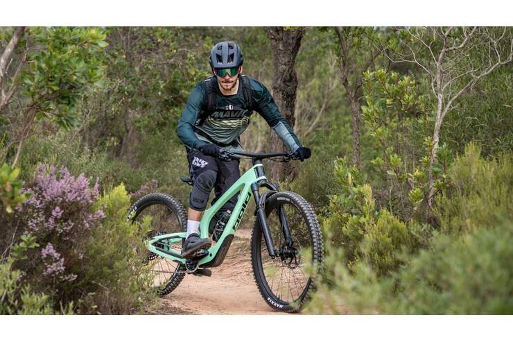 Neues Schweizer Enduro mit moderner Geometrie | bike-x.de