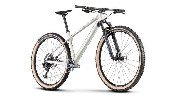 Die zehn besten Race-Hardtails der Saison im Check! | bike-x.de