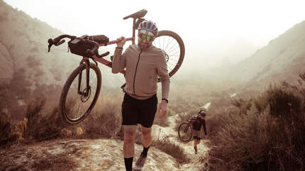 Schicker Look fürs nächste Gravelbike-Abenteuer: Roses neue Adventure ...