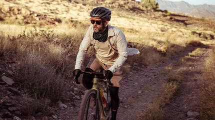 Schicker Look fürs nächste Gravelbike-Abenteuer: Roses neue Adventure ...